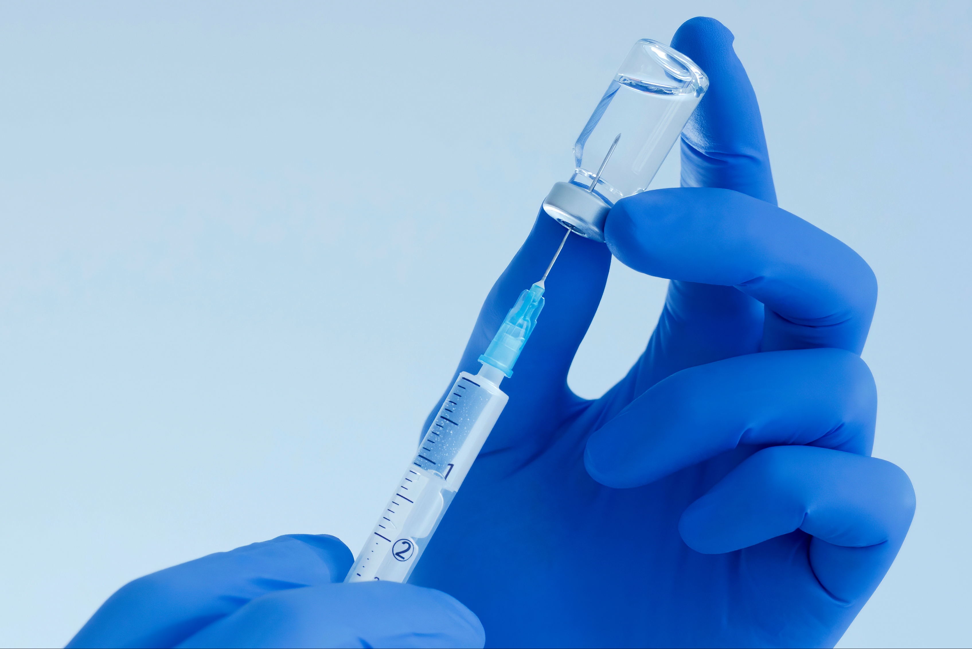 Previous SARS-CoV-2 infection and hybrid immunity against omicron ...